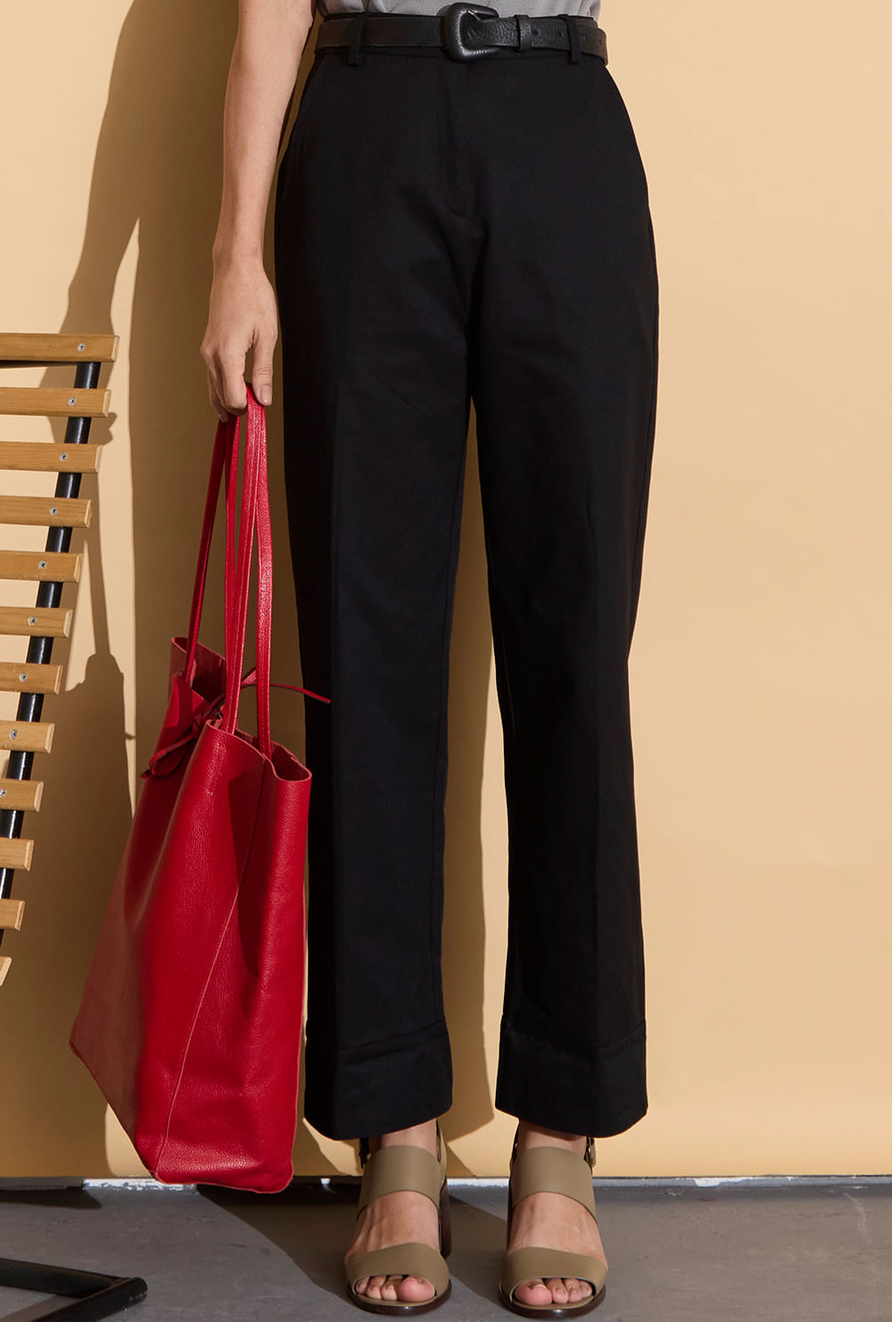 Calça Cossel feminina com corte reto - MyBasic