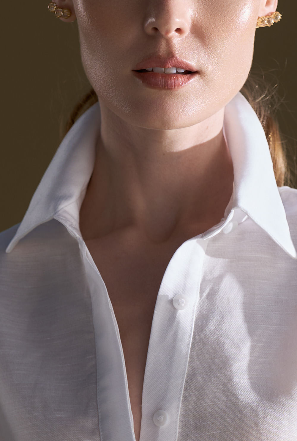 Camisa Gouch feminina de linho com amarração na cintura - MyBasic